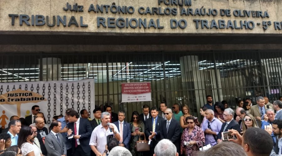 Alerta para importância da Justiça do Trabalho